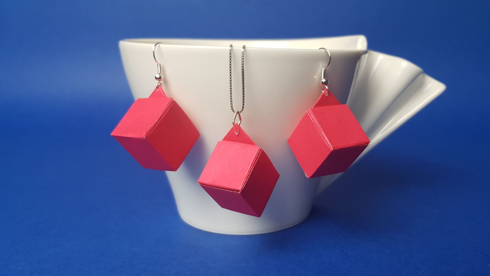 How to make an origami cube